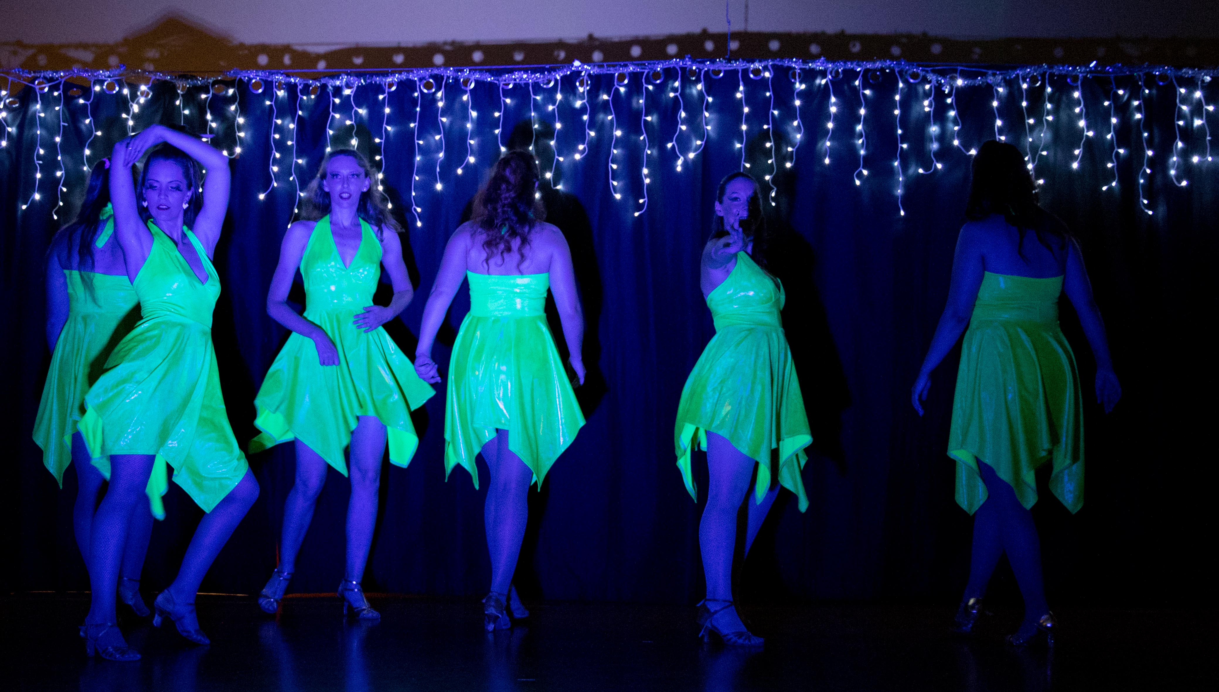 Salsa Shines – LV Dance.